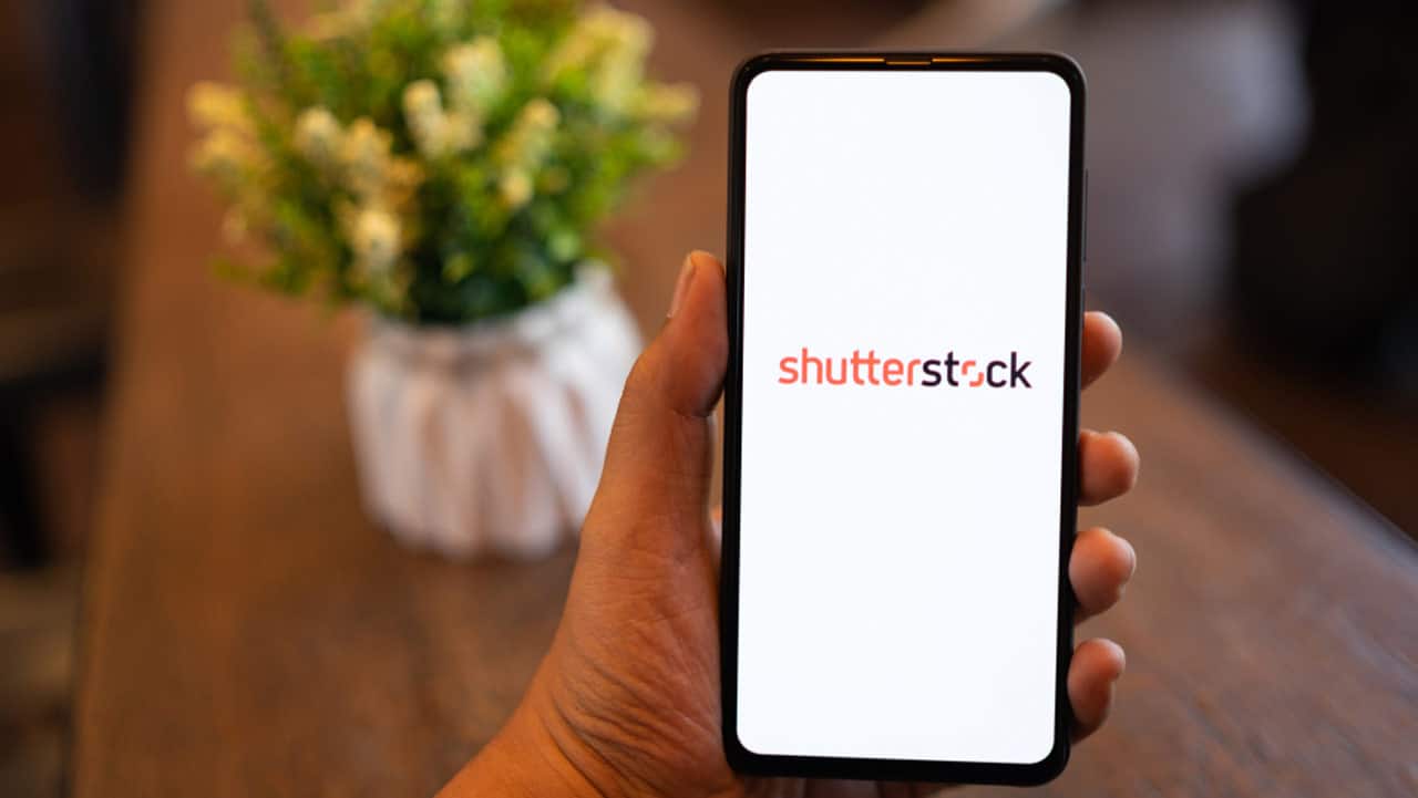 6 Best Shutterstock Alternatives in 2026 | Technize